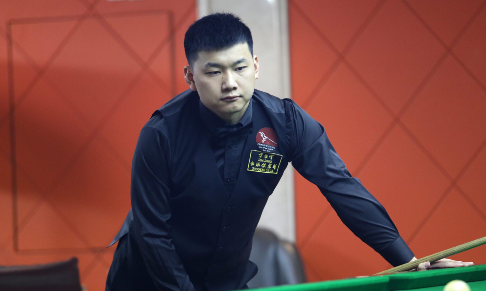 Long Zehuang and Stuart Carrington move on - SnookerHQ.com
